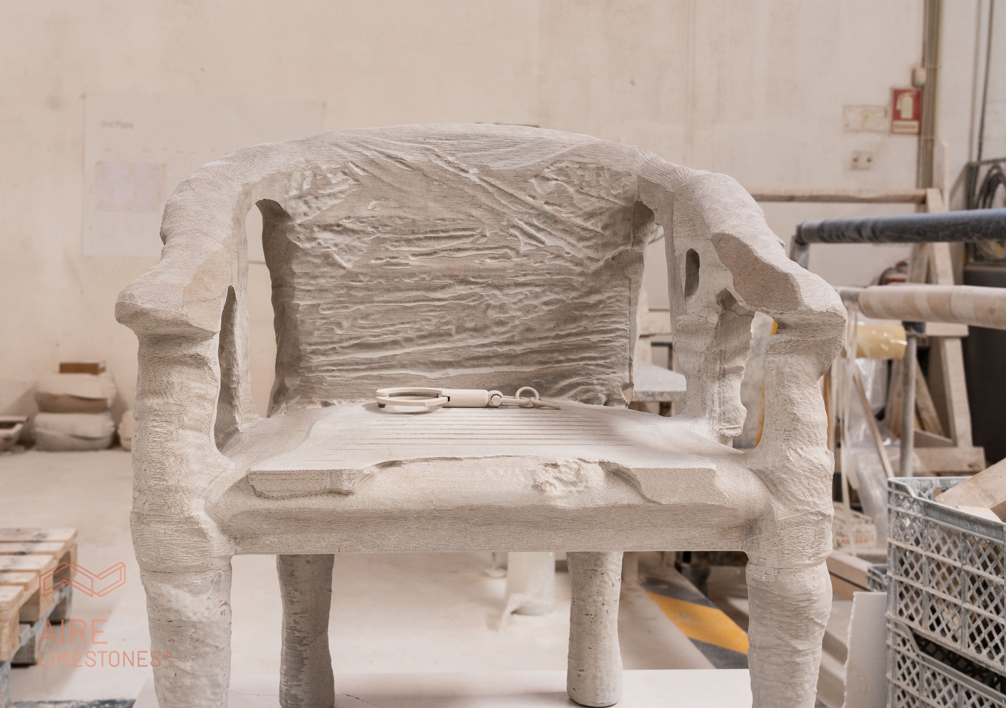 Estátua Ai Weiwei Airelimestones - Natural Stone, Limestone, Marble ...